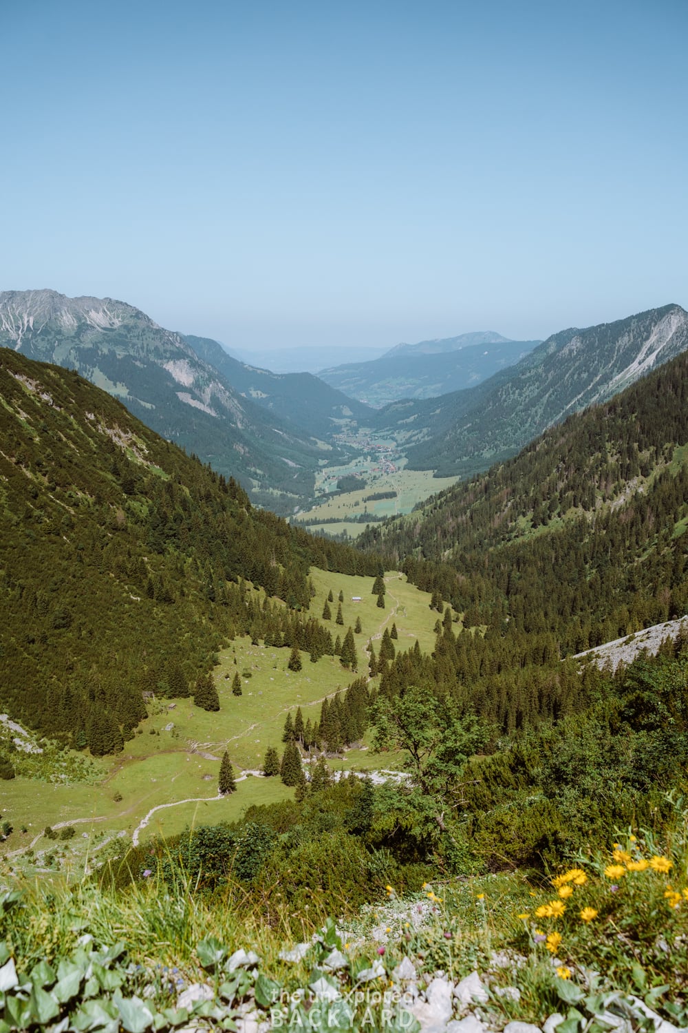How To Hike To Lake Schrecksee: The Highest Alpine Lake In Germany ...