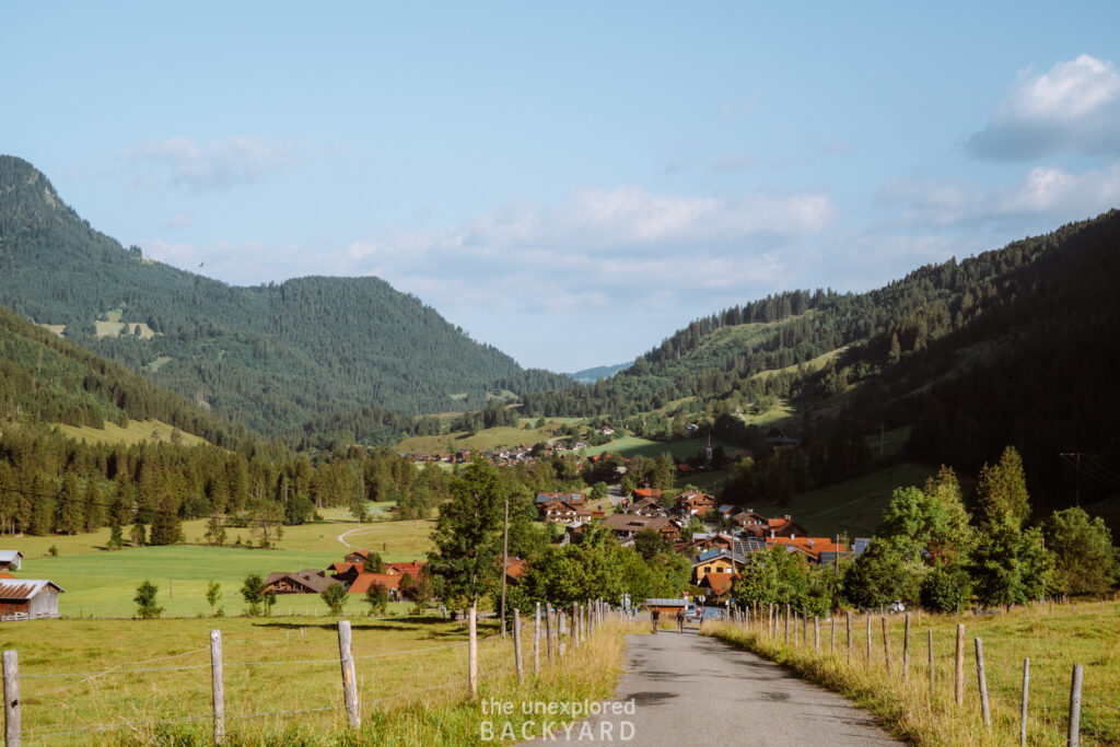 How To Hike To Lake Schrecksee: The Highest Alpine Lake In Germany ...