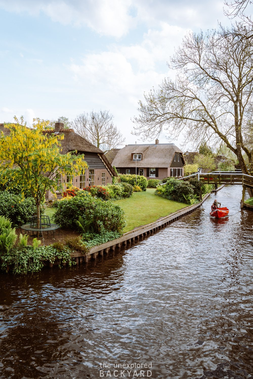 Day Trip To Giethoorn (How To Visit + Things To Do!) - The Unexplored Backyard